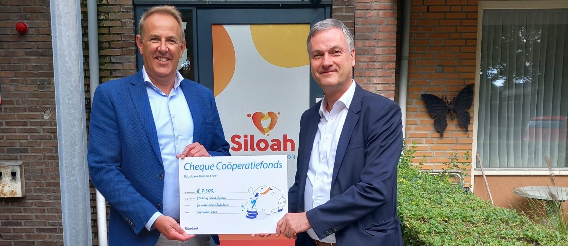 Rabobank schenkt gift voor nieuwe rolstoelbus Siloah - Siloah ...